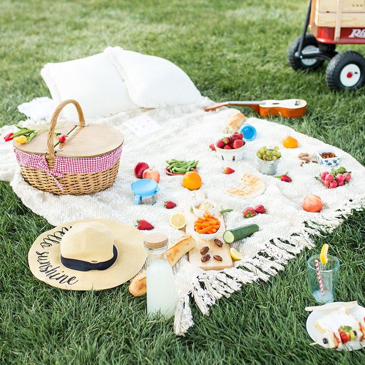 Alfresco Afternoons: Dining Out(Side) with Kids - Munchkin Blog
